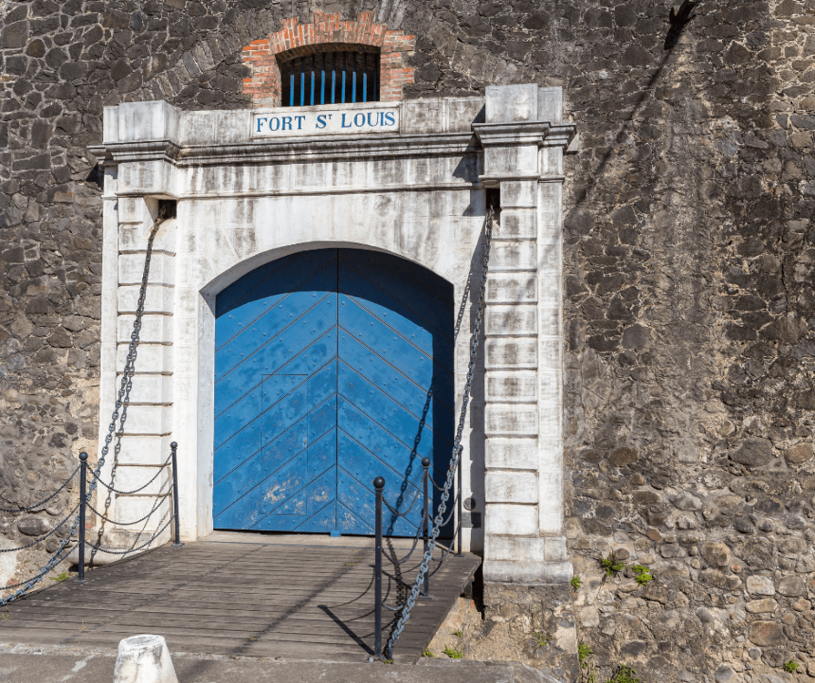 Le Fort Saint-Louis : Le fort militaire de Fort de France - Tourcrib